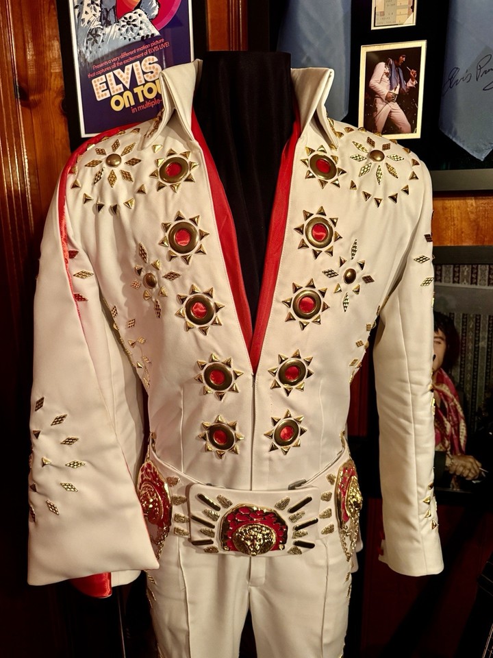 Elvis Presley Red Lion/Pinwheel Professional Jumpsuit Costume With Cape ...
