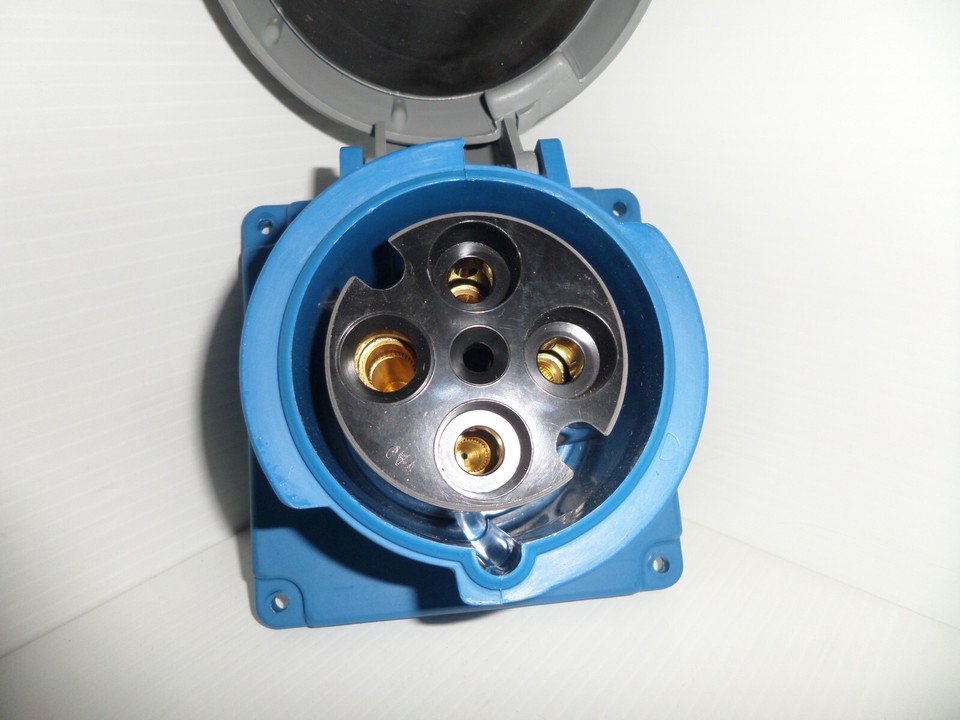 ⭐NEW TAKEOUT⭐ HUBBELL HBL4100R9W 100-Amp PIN&SLEEVE RECEPTACLE 250V ...