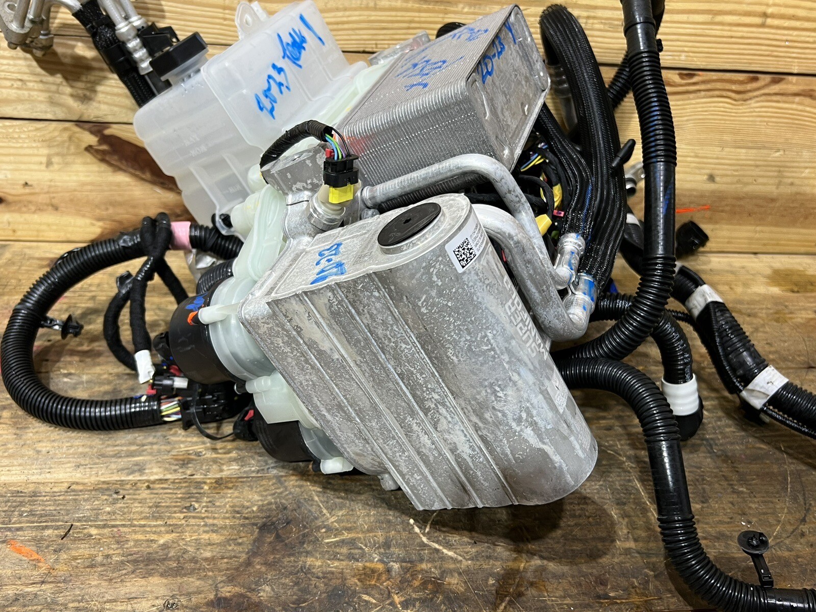 2020-2023 Tesla Model Y Supermanifold Octovalve Assembly Cooler Coolant ...