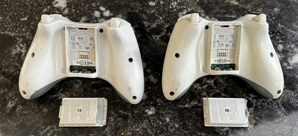2 OEM Microsoft Xbox 360 White Wireless Controllers W/ Battery Covers ...