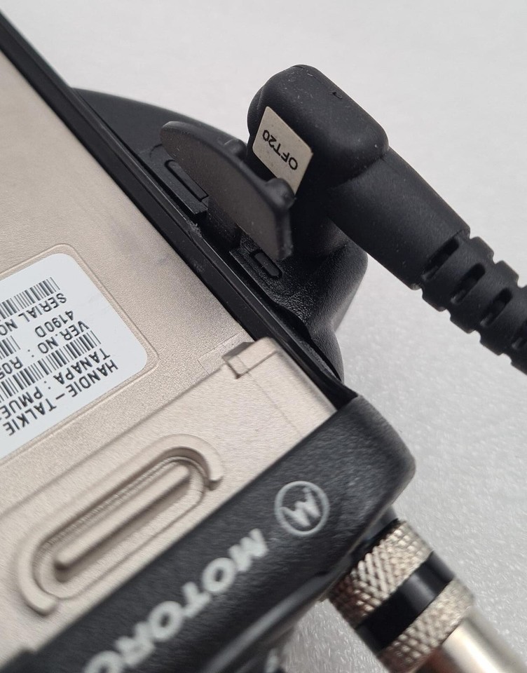 MOTOROLA HT750 HANDIE-TALKIE AAH25RDC9AA3AN TANAPA PMUE1434A 7.5V for ...