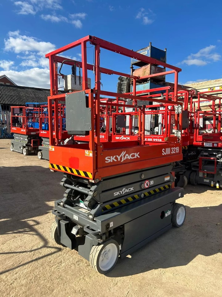 2017 Skyjack SJ3219 Scissor Lift Access Platform MEWP (Genie, JLG ...