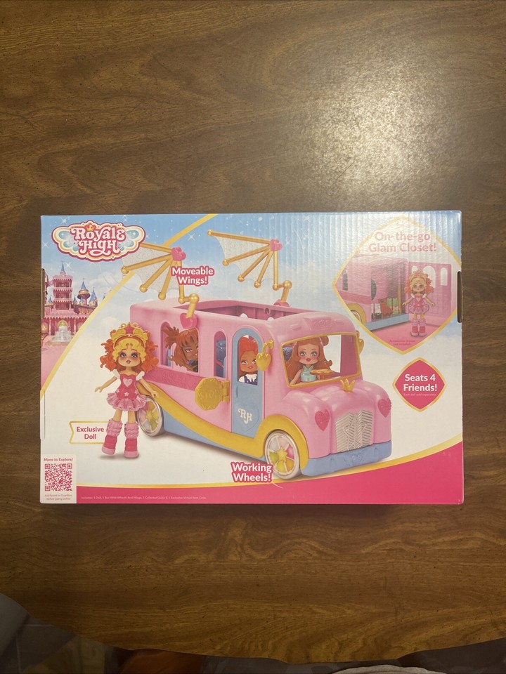Royale High Bus & Glam Closet with Virtual Item Code Exclusive Doll ...