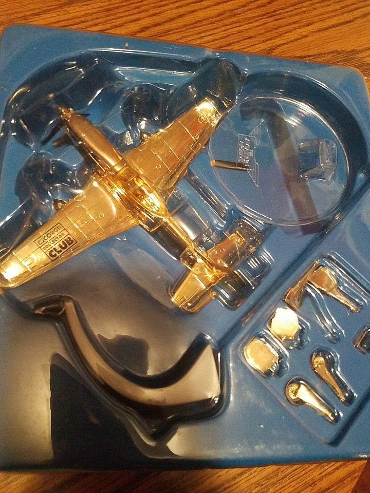 Corgi USA Collector Club Model 2007 Gold Plated P-51D Mustang Plane ...