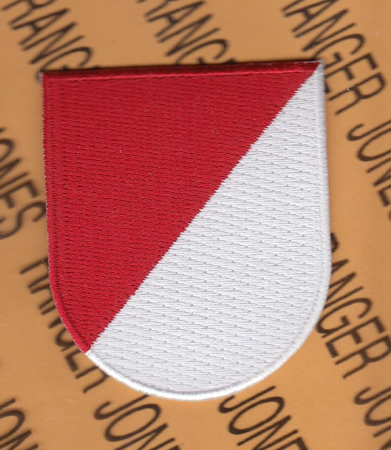 US Army 17th Air Cavalry Regt Airborne Air Assault beret flash patch c ...
