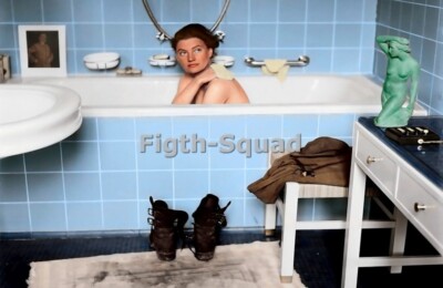 WW2 Picture Photo US reporter Lee Miller bath House German Leader 4411 ...