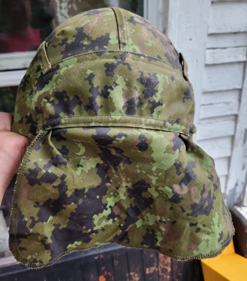 Canadian Armed Forces Helmet Model CG634 - Medium W/CADPAT Helmet Cover ...