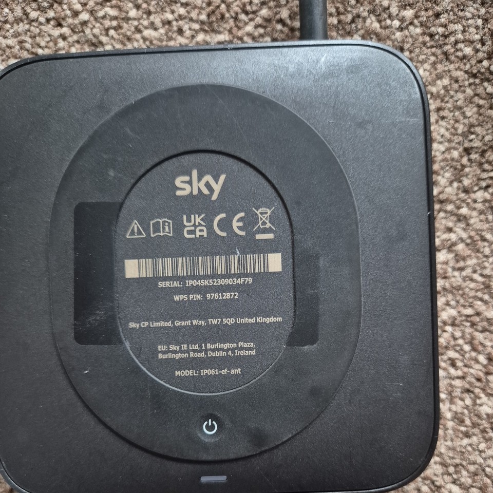 SKY Stream Puck TV Streaming Device IP061-ef-ant Black W Power Adapter ...