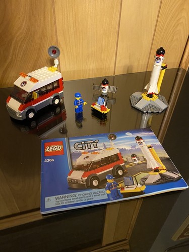 LEGO 3366 City Satellite Launch Pad Complete With Mini Figure And ...