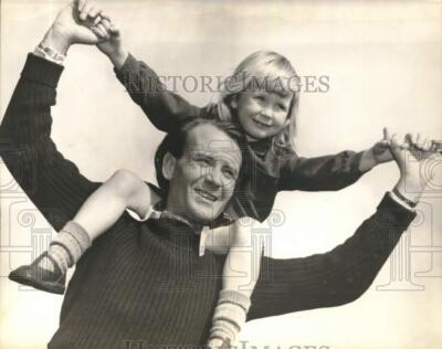 1947 Press Photo Actor John Mills & daughter Bunch Mills - pix14795 | eBay