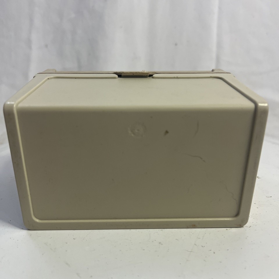 VINTAGE PLASTIC RECIPE BOX FULL OF RECIPE CLIPPINGS AND HAND WRITTEN ...