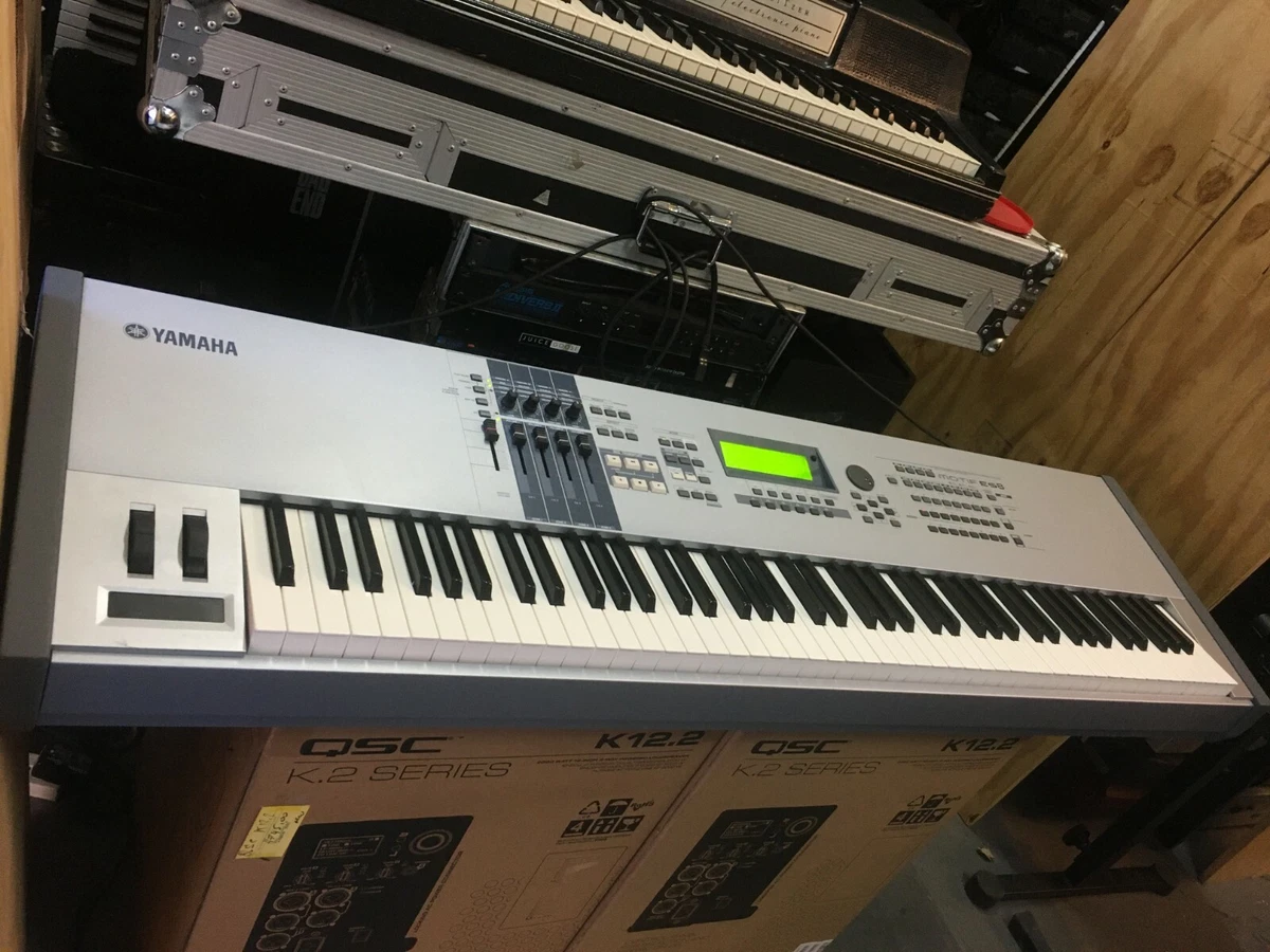 Yamaha Motif Es8