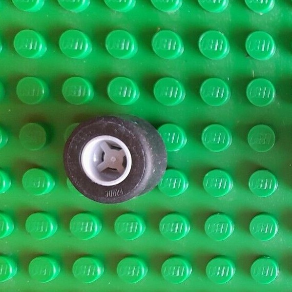 Lego 4 x 74967 Wheel Rim 8.1 x 9mm + 30028 Tyre 14 x 8 Slick Smooth ...