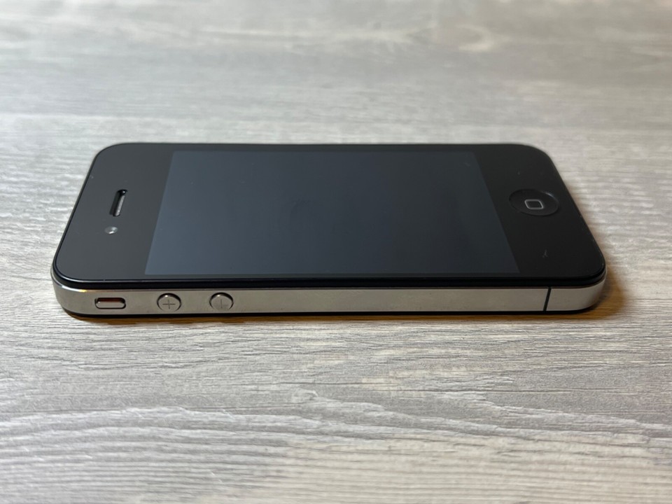 Apple iPhone 4 - 8GB 16GB 32GB - All Colors - Unlocked AT&T Verizon ...