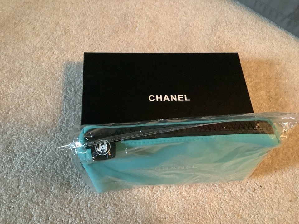 NIB Chanel Beauty Logo Tiffany Case Cosmetic Makeup Bag Pouch Clutch 💯 ...