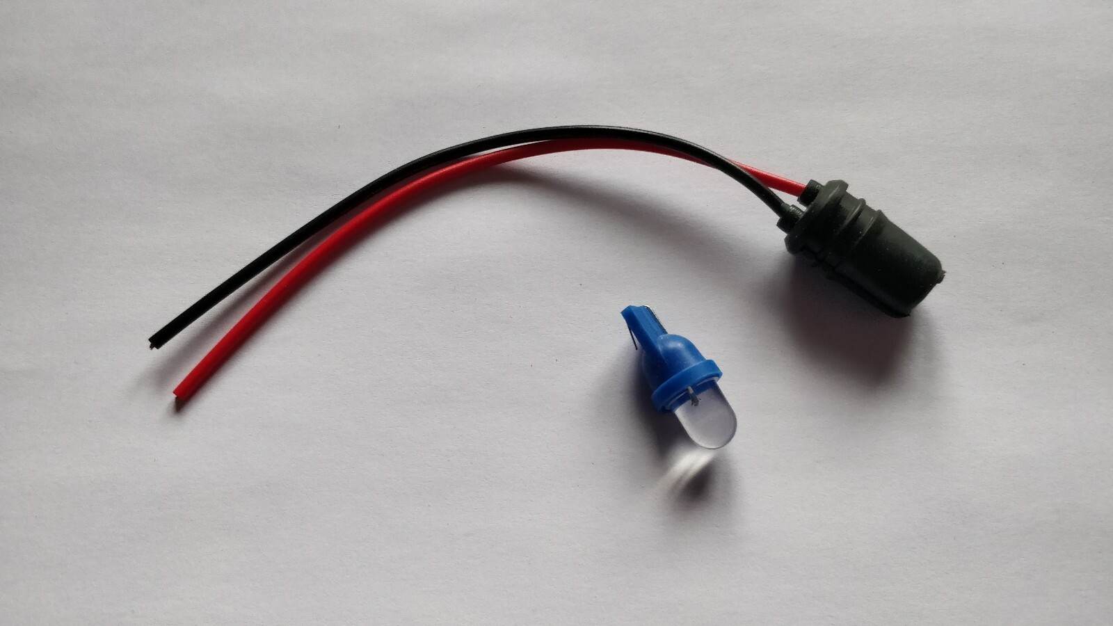 Sidelight / Pilot / Parking Light Bulb Holder 12 volt Blue LED - 12mm ...