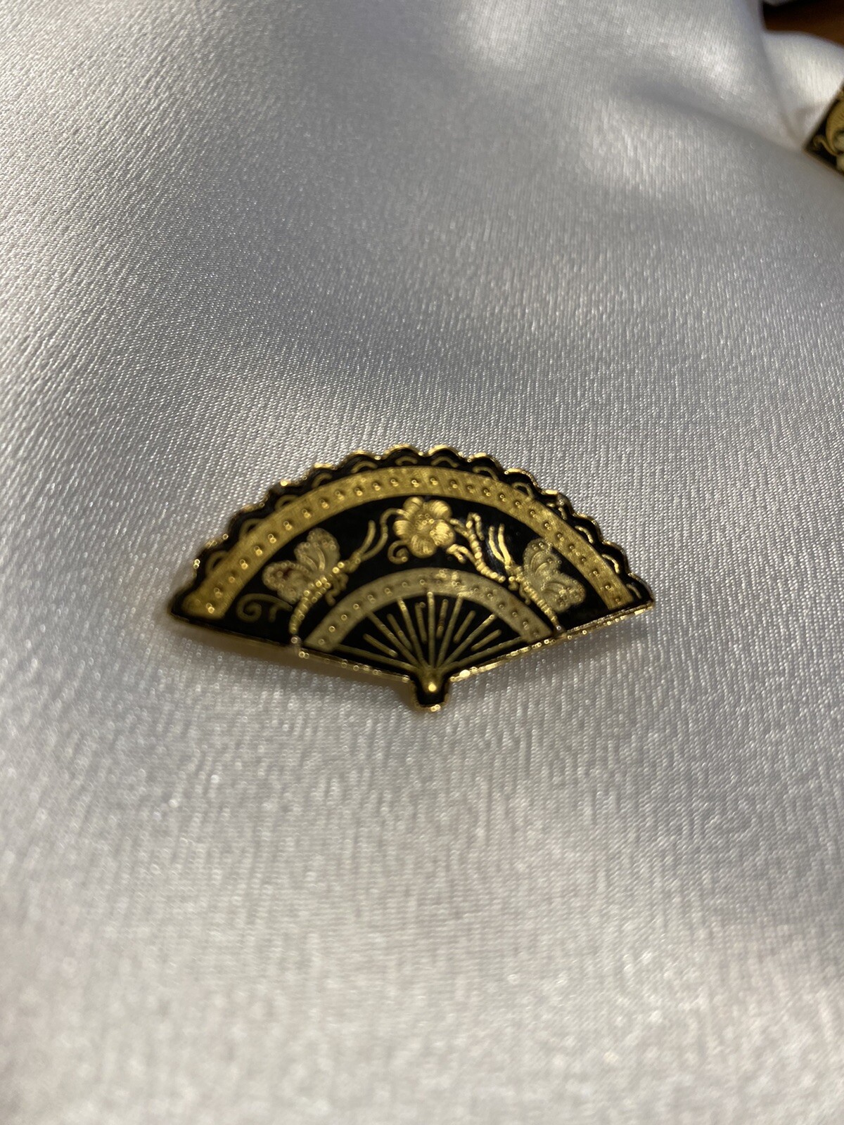 Vintage damascene fan Pin Gold Etched And Black with … - Gem