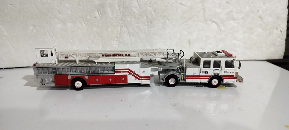 Loose Code 3 1/64 DCFD Engine 10 / Truck 13 w/ Ambulance 9 No COA | eBay