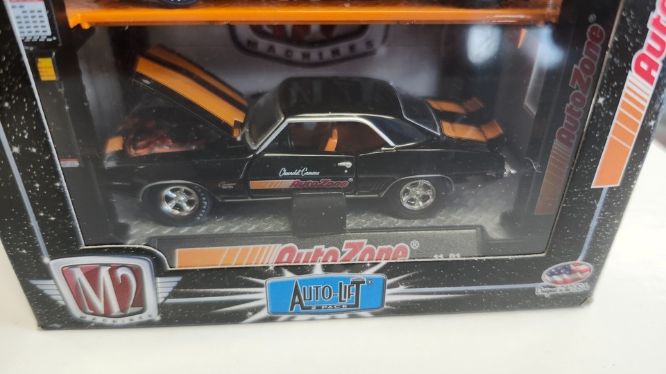M2 Machines Auto-Lift 2 Pack AutoZone '69 Dodge Charger & '69 Chevrolet ...