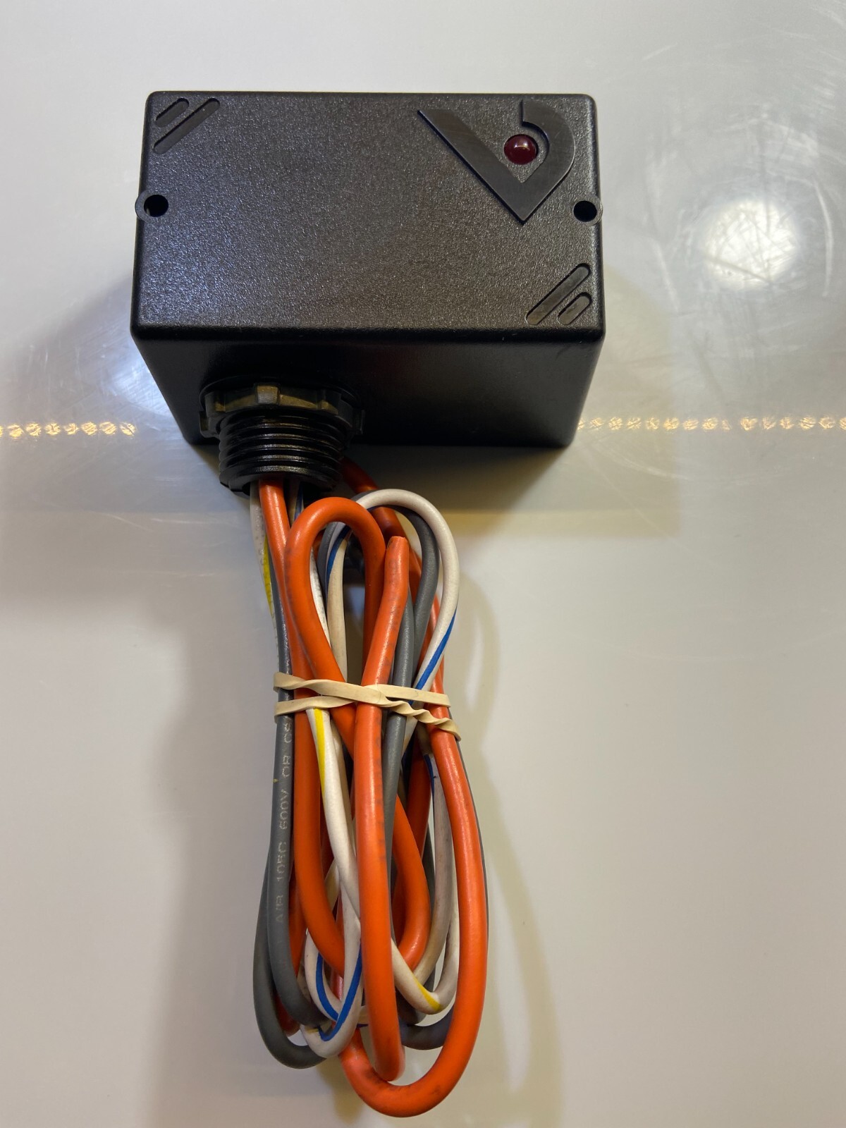 Enclosed Relay/Current Switch SPST 20A (24VAC OR DC Coil) Veris Hawkeye ...