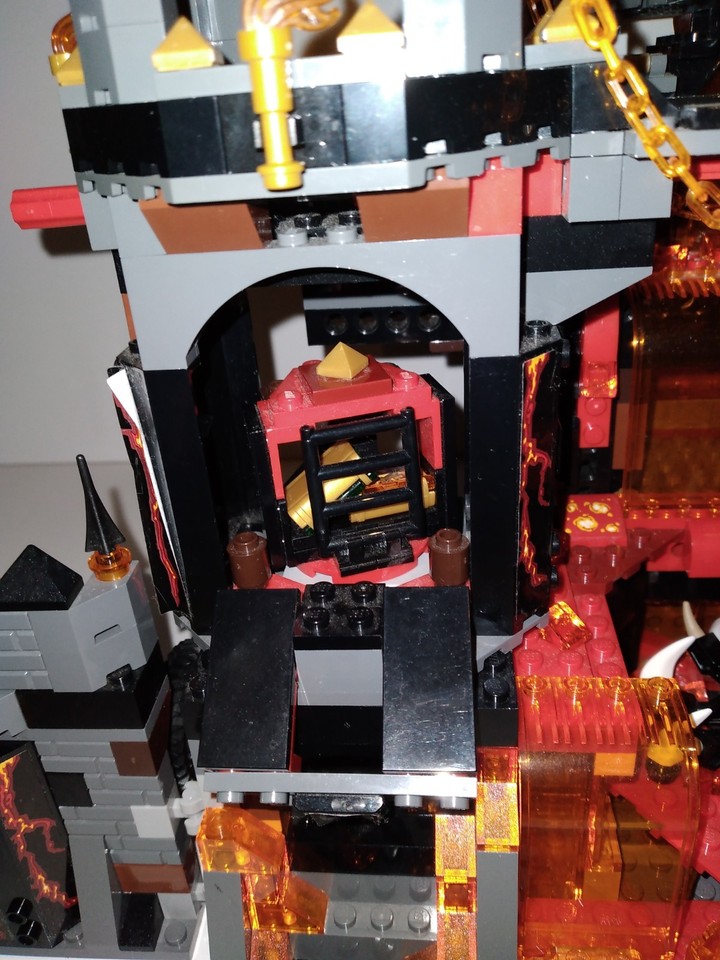 LEGO, Nexo Knights, Jestro's Volcano Lair(70323). Good condition, 9 ...