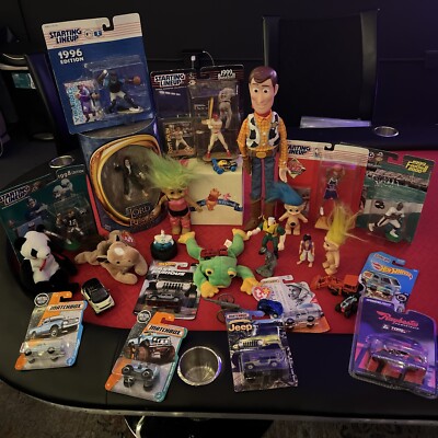 Random VTG Toy Lot Bundle, Toy Story, Matchbox, Trolls, Small Soldiers ...