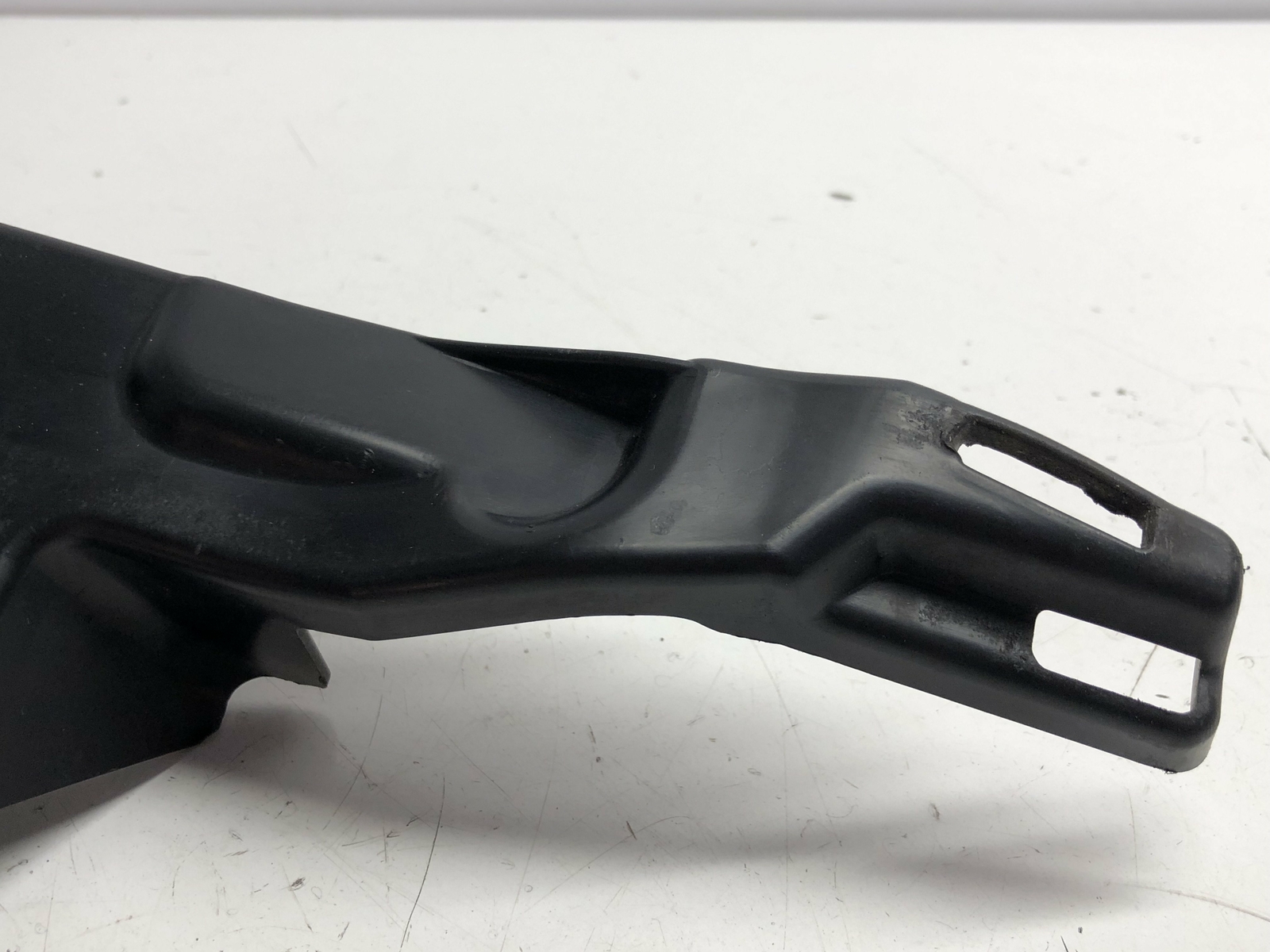 MERCEDES-BENZ E Coupe C207 Right Front bumper mounting bracket ...