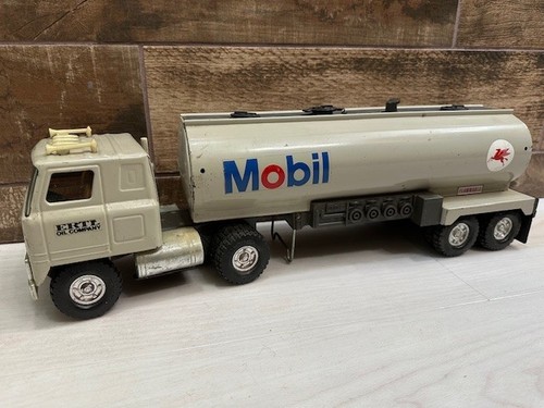 ERTL MOBILE OIL COMPANY Steel Cab Over Semi Gas Tanker Trailer USA ...