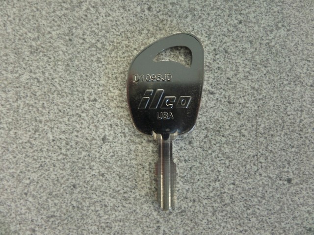 Ilco D1098JD Precut Key for Various Cub Cadet Husqvarna John Deere ...