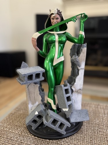 Sideshow Collectibles Rogue Comiquette Exclusive Statue PreLoved marvel ...
