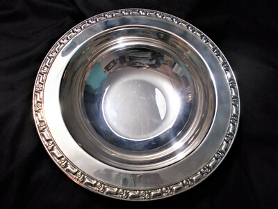 Vintage ONEIDA Silversmiths Silver Plated Large Three-Footed SERVING ...