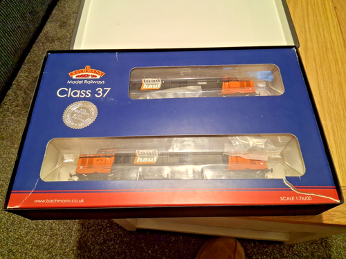 BACHMANN 00 GAUGE 32-390Y PAIR CLASS 37 LOAD HAUL DCC ***SOUND*** RAIL ...