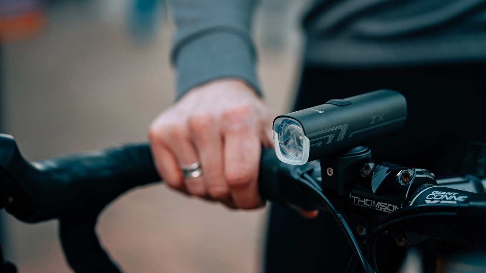 Olight ZX StvZO Waterproof Rechargeable Bike Light, 220 Lumens | eBay