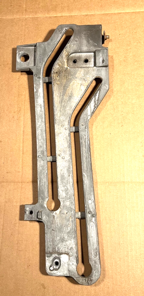 1961 1962 1963 &Other Thunderbird LH Power Quarter Window Channel C1SB ...