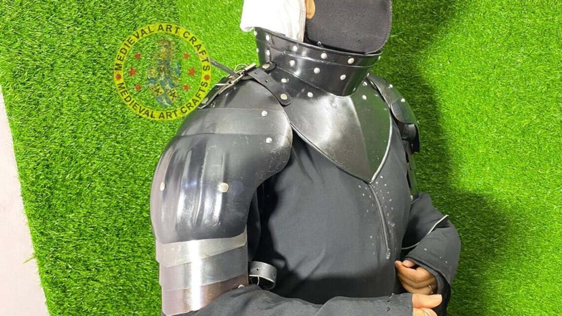 Knight Brave Female Armor Gorged Pouldron Armor Cosplay Sca Larp Armor ...