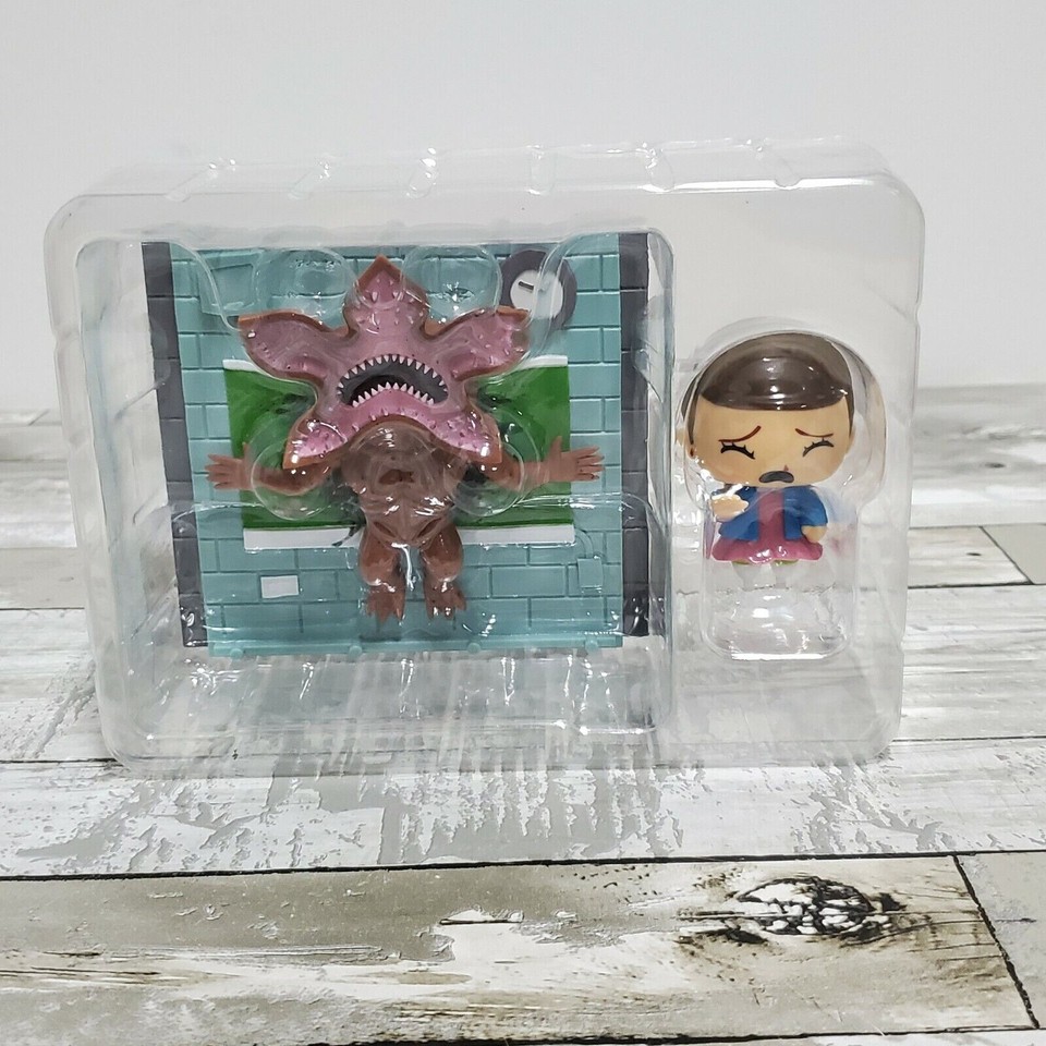 Stranger Things Figures - Loot Crate - Super Emo Friends - Eleven Vs ...