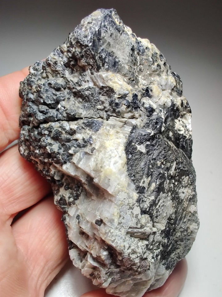 Franklin Marble, Nice sample! UV. Franklin Mine, New Jersey. 471 grams ...