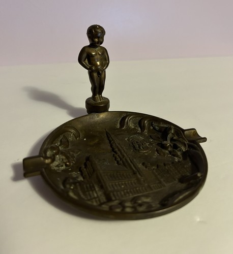 Bruxelles Metal Ashtray — Boy Urinating On Brussels Buildings | eBay