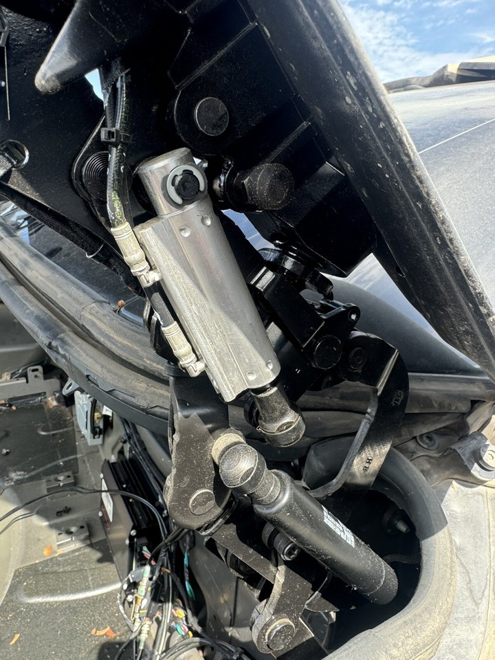 ⭐️ 06-09 Pontiac G6 Hard Top Convertible Hydraulic Trunk Cylinders LH ...