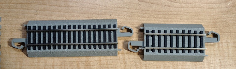 HO SCALE 33 PIECES BACHMANN EZ TRACK STRAIGHT ***READ*** MISSING ...