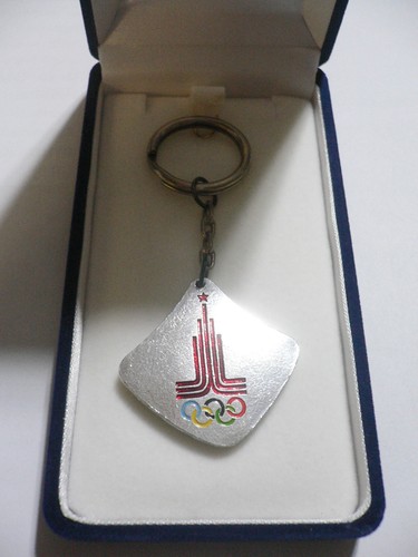 1980 OLYMPIC GAMES MOSCOW USSR Keychain Equestrian with Moscow Olympic ...