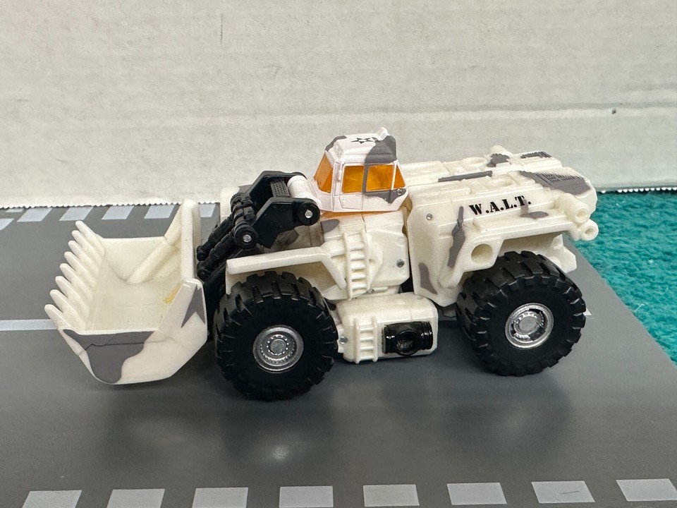2015 BotCon / OTFCC / Timelines Souvenir Set: Sgt. Hound loose figure ...