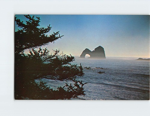 Postcard Mack Arch in the early evening off the Southern Oregon Coast ...