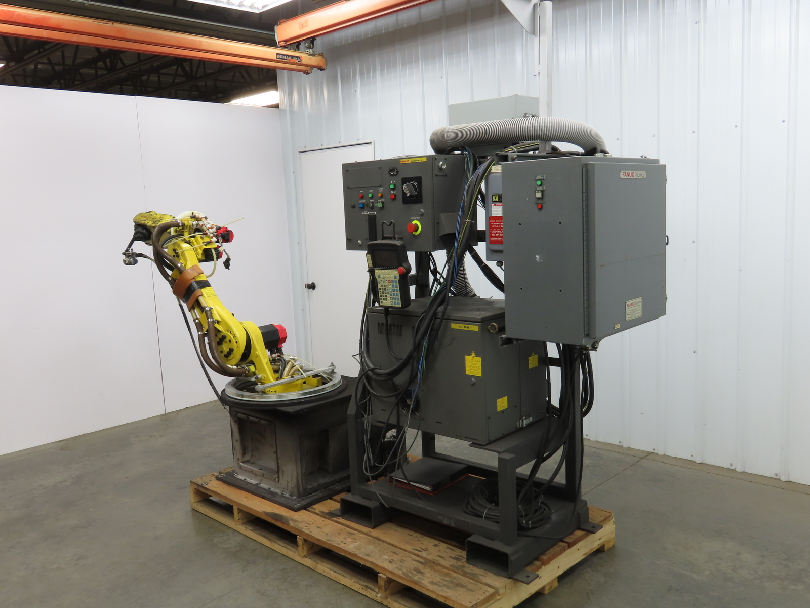 Fanuc M-6I Industrial Robot 6 Axis R-J2 Controller Teach Pendent Spray ...