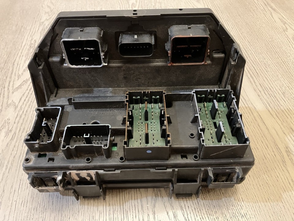 DODGE RAM 1500 TIPM INTEGRATED POWER MODULE FUSE BOX RELAY 2011 ...