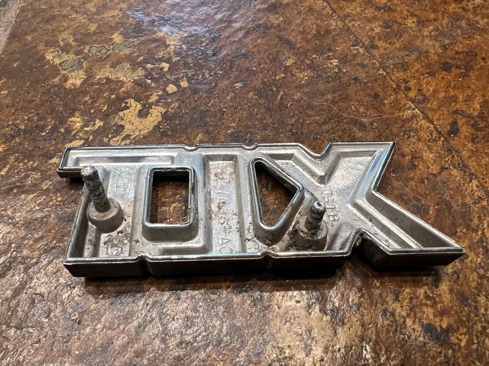 1970-1973 Ford F-250 XLT Bedside Emblem Pickup Truck Metal Badge ...