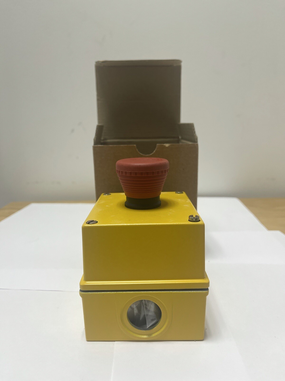 ALLEN BRADLEY 800E-1MYP5A1 E-STOP ENCLOSURE (UK STOCKED,NEW) | eBay