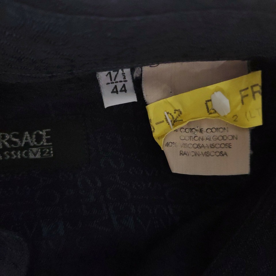 VTG Versace Classic V2 "Versace" ALL Over Print Vintage Mens 17 1/2 ...