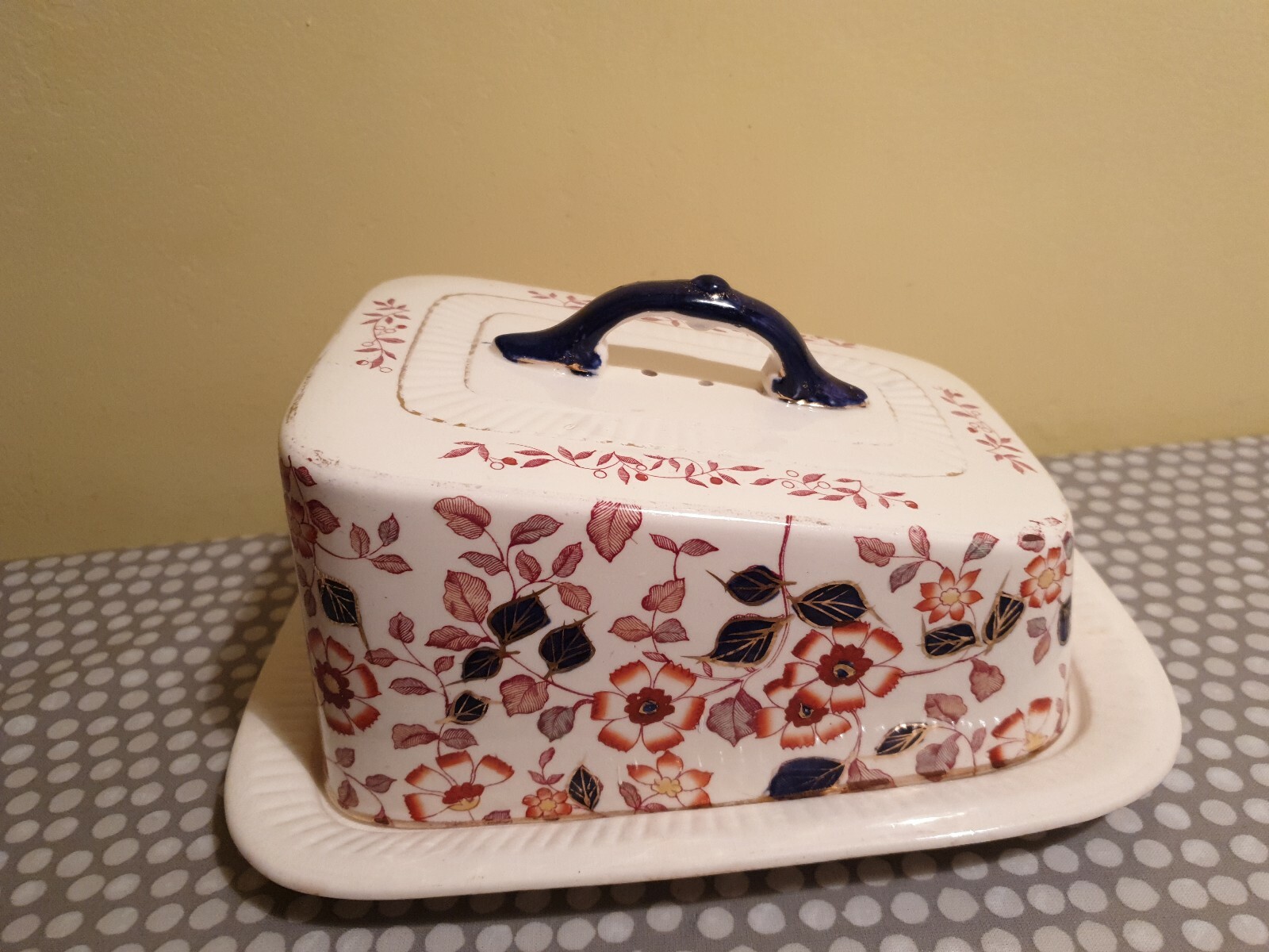 Vintage Lidded Cheese Dish. Classic Decoration To Lid - Gem