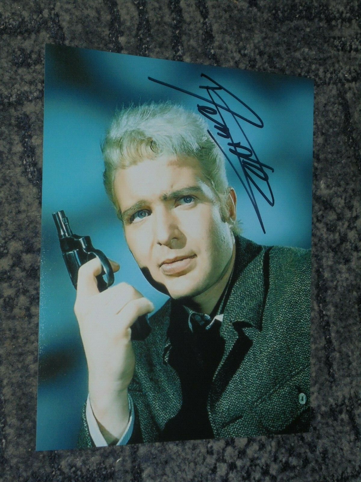 DERREN NESBITT- MAN IN A SUITCASE / WHERE EAGLES DARE - 10x8 PHOTO ...